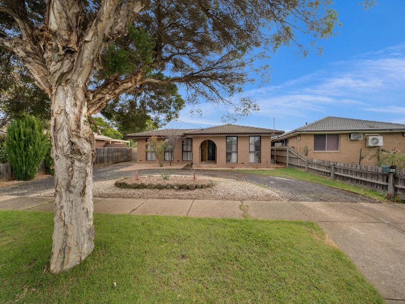 24 Falcon Drive, Melton, VIC 3337 - realestate.com.au