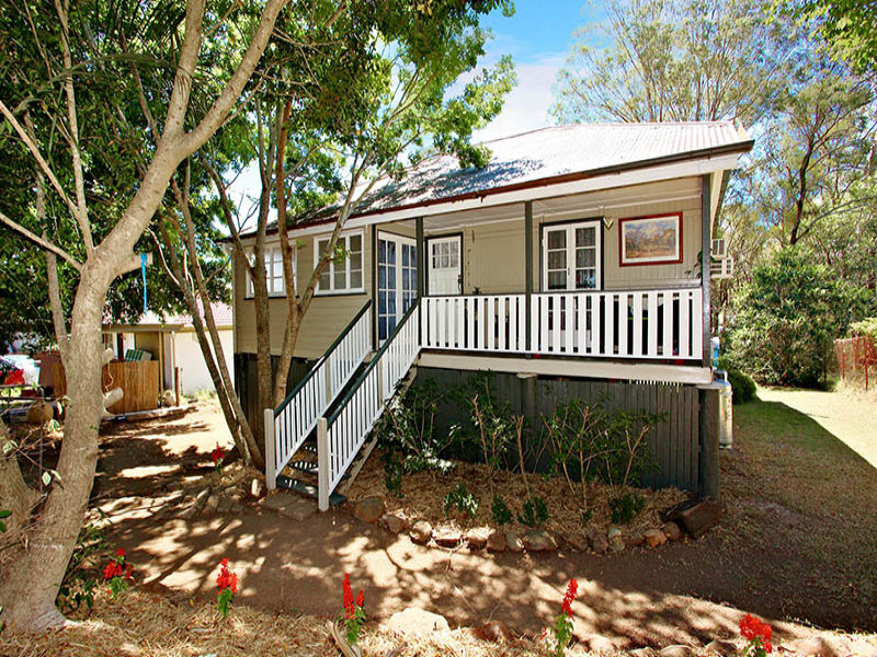 12 Thompson Street, Bundamba, QLD 4304 - realestate.com.au