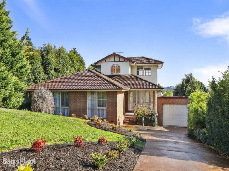 12 Deepdale Grove, Mooroolbark, Vic 3138 - Property Details