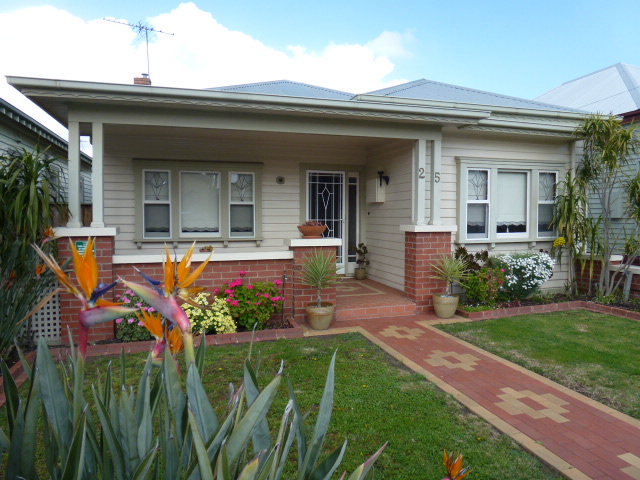 25 Albert Street, Geelong West, VIC 3218 - realestate.com.au