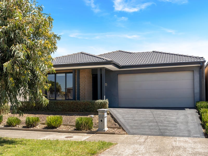 5 Falstone Circuit, Mickleham, Vic 3064 - Property Details