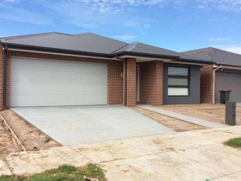 16 Chomley Way, Mickleham, VIC 3064 - realestate.com.au