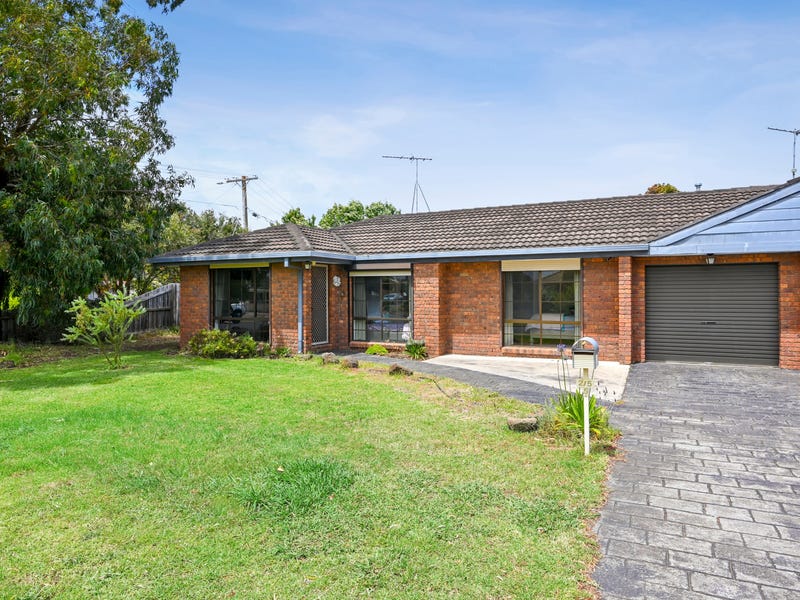 2/5 Henderson Drive, Lara, Vic 3212 - Property Details
