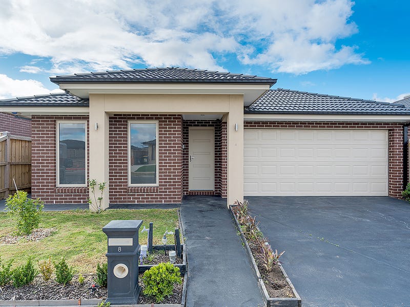8 Kinkora Avenue, Mickleham, VIC 3064 - realestate.com.au