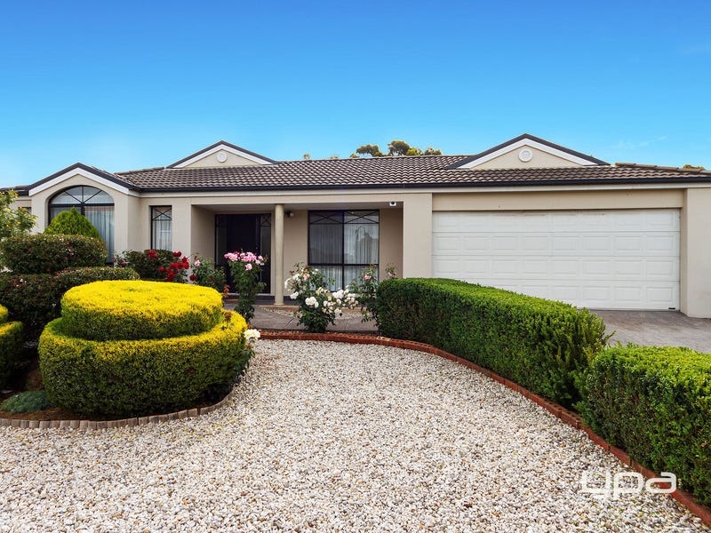 11 Millstream Way, Caroline Springs, VIC 3023 - realestate.com.au