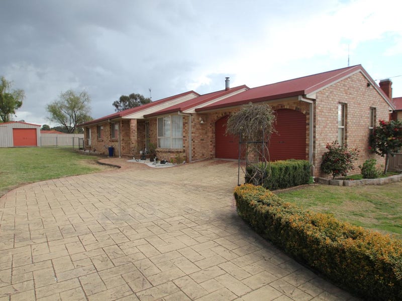30 Railway Street, Tenterfield, NSW 2372 - Property Details