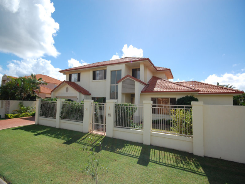 1 Barbara Way, Benowa, QLD 4217 - realestate.com.au