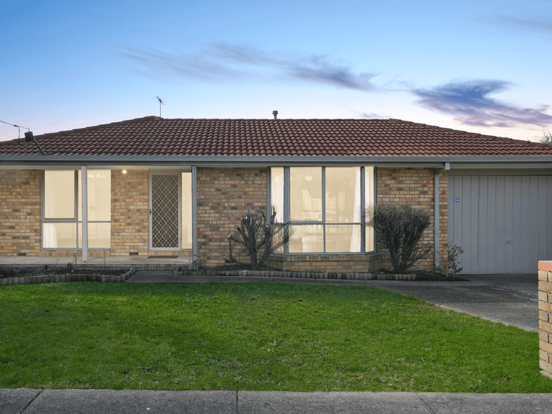 43 Robin Drive, Carrum Downs, VIC 3201 - realestate.com.au