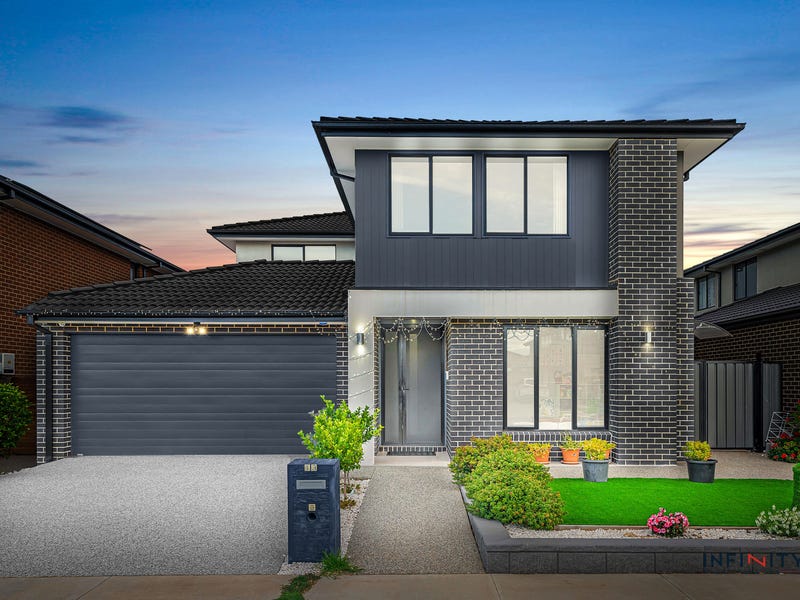 13 Clementine Boulevard, Tarneit, Vic 3029 - Property Details