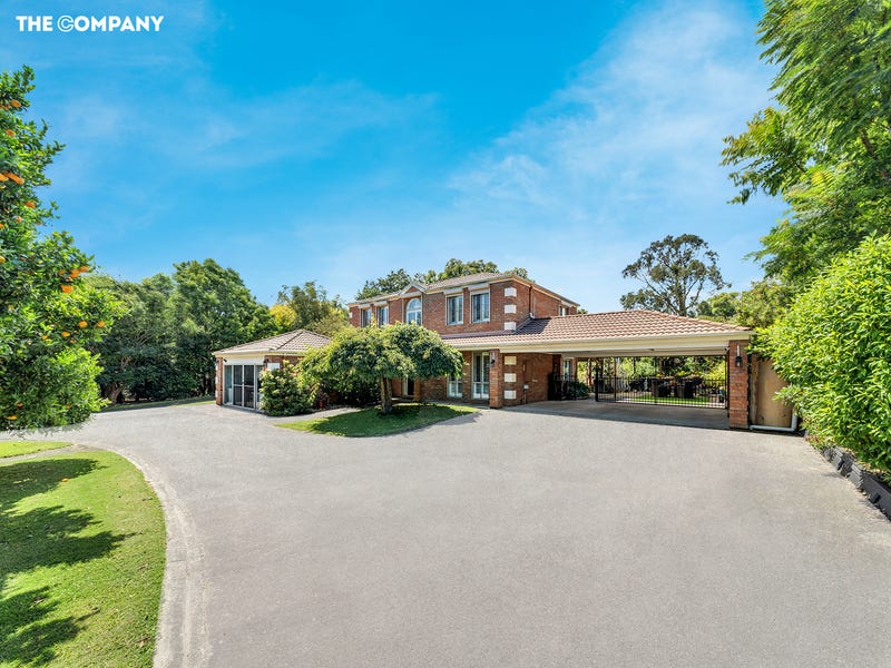 7 Fairway Drive, Drouin, Vic 3818 - Property Details