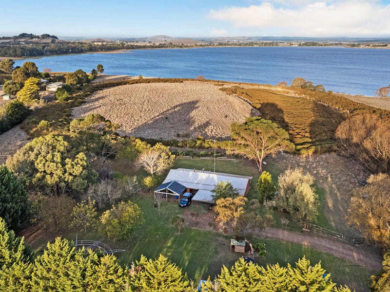 402 Weatherboard Road, Learmonth, Vic 3352 - Property Details