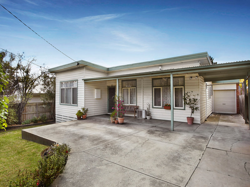 22 Roslyn Street, Strathmore, Vic 3041 - Property Details