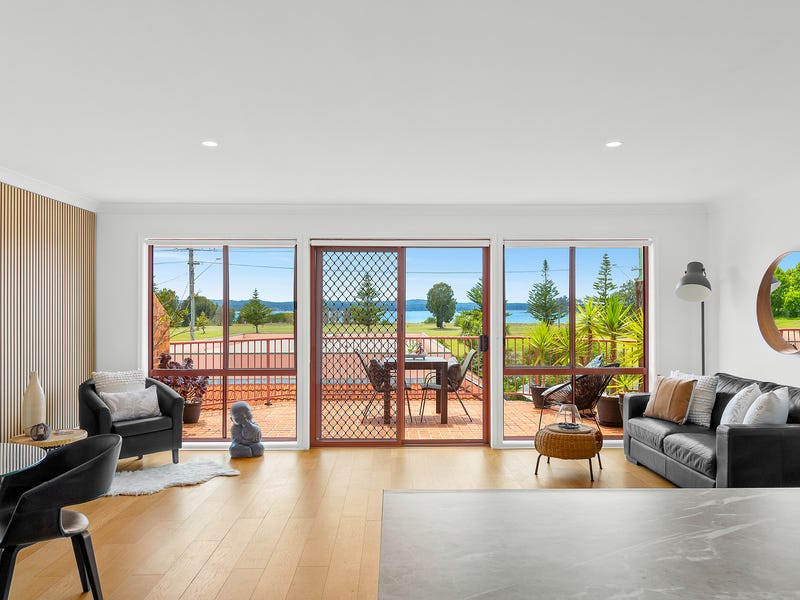 4/212 Beach Road, Batehaven, NSW 2536 - Property Details