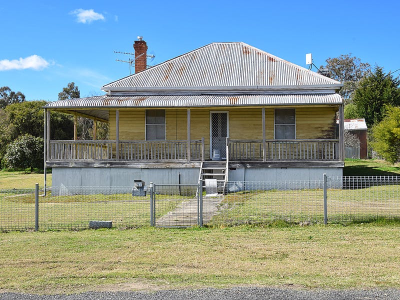 5 Logan Street, Tenterfield, NSW 2372 - Property Details