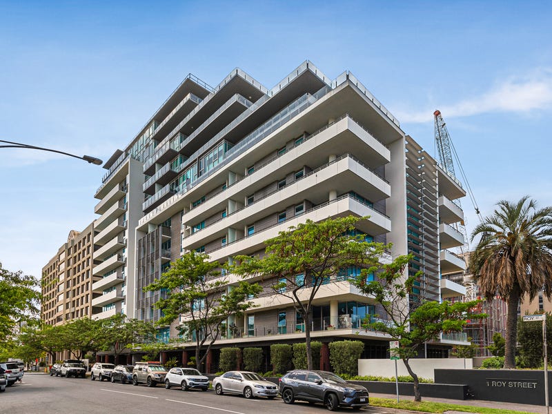 1006/1 Roy Street, Melbourne, Vic 3004 - Property Details