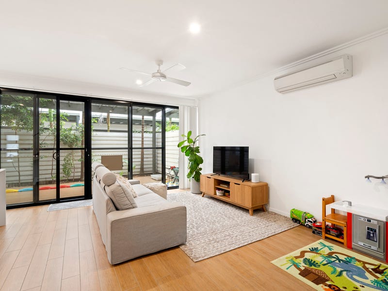 63/42 Stadium Drive, Robina, Qld 4226 - Property Details