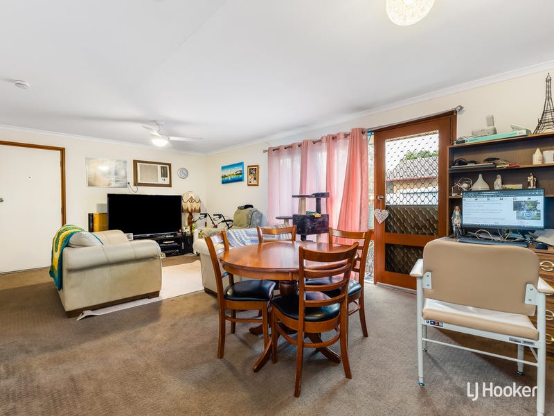 33 Currawong Cres, Craigmore, SA 5114 - realestate.com.au