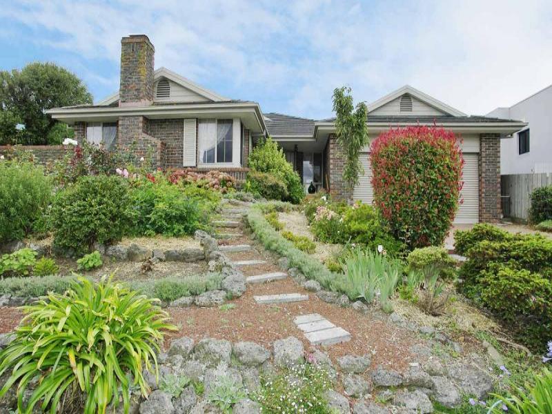 10 Hillary Court, Highton, VIC 3216 - realestate.com.au