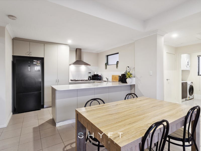 4/12 Wadhurst Road, Butler, WA 6036 - Property Details