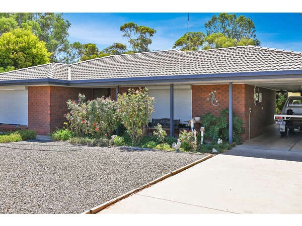 218 Medley Road, Waikerie, SA 5330 - Property Details