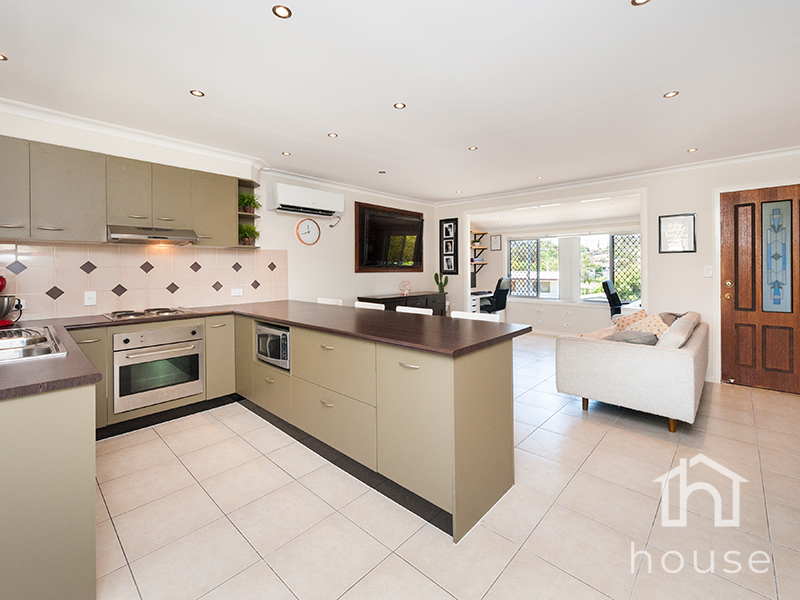 24 Minoa Street, Woodridge, Qld 4114 - Property Details