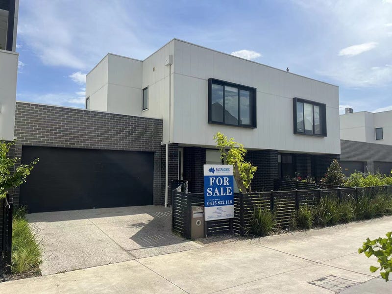 102 Quater Circuit, Springvale, Vic 3171 - Property Details