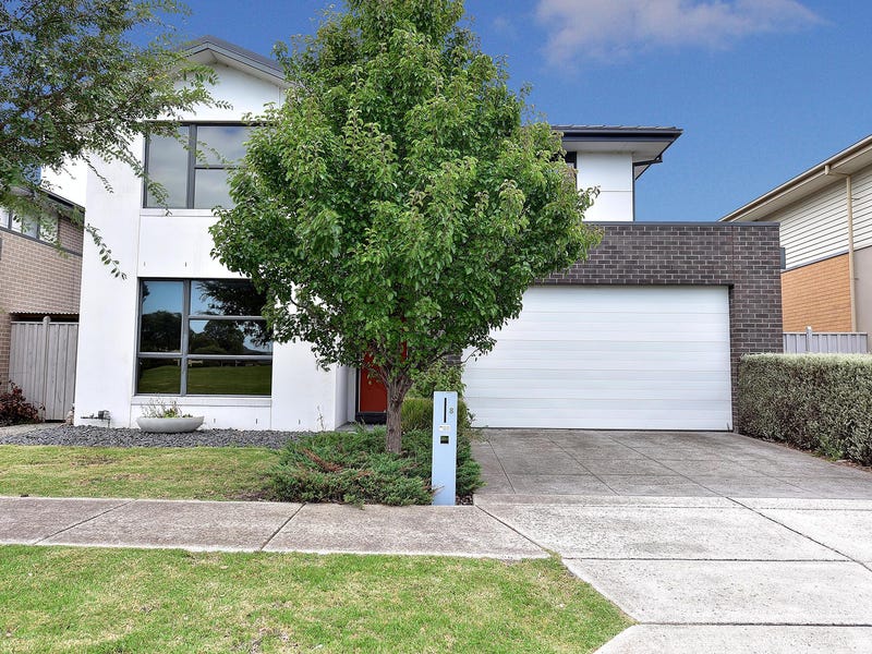 8 Ashberg Drive, Waterways, VIC 3195 - realestate.com.au