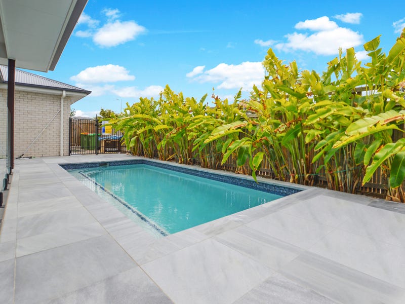 74 Broxburn Circuit, Spring Mountain, Qld 4300