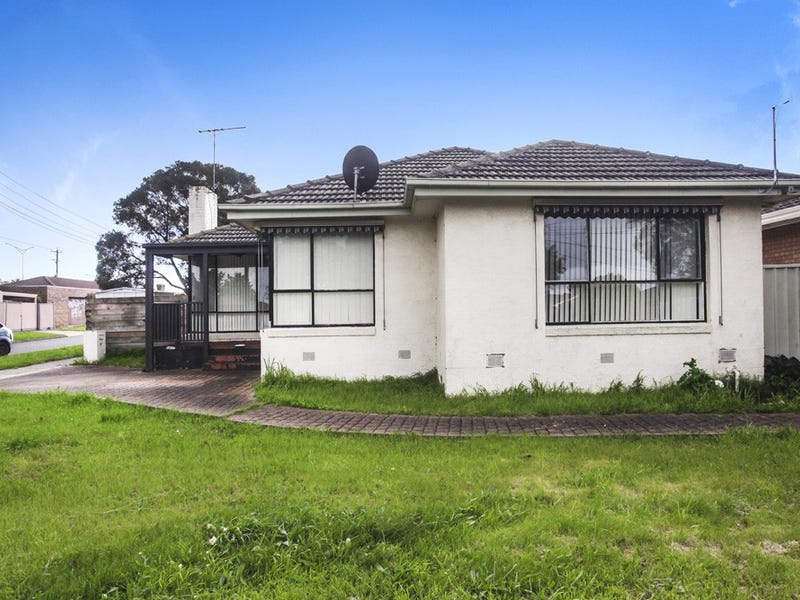 34 Falcon Drive, Melton, Vic 3337 - Property Details