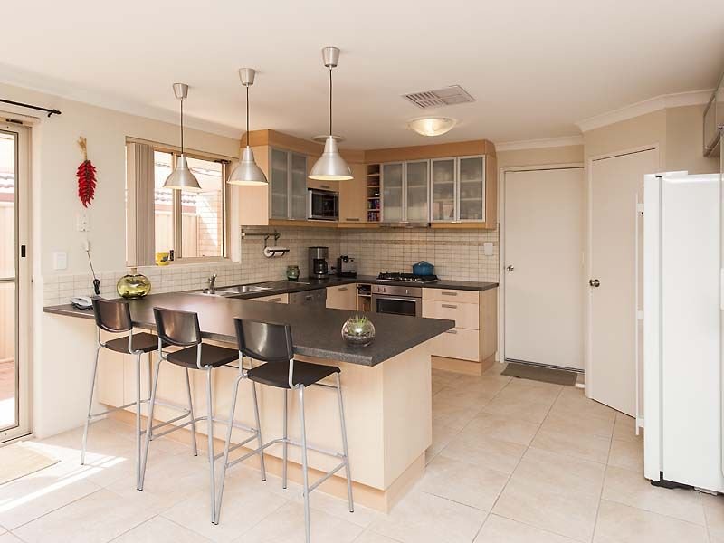 8 Welstead Way, Hocking, WA 6065 - Property Details