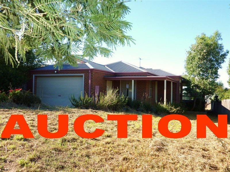 8 Jonathan Place, Pakenham, VIC 3810 - realestate.com.au