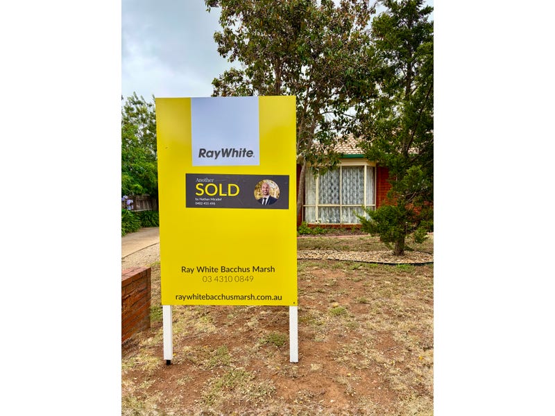 2/9 Simone Road, Bacchus Marsh, Vic 3340 - Property Details