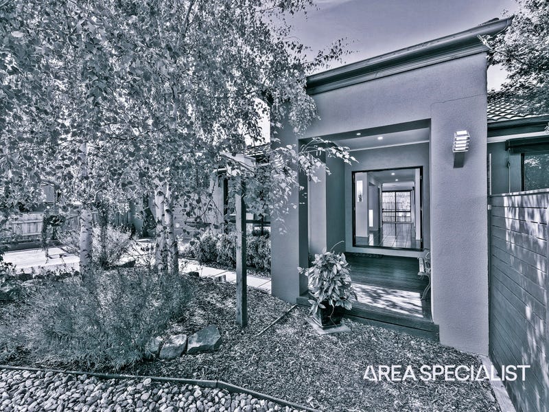 6 Jonathan Place, Pakenham, Vic 3810 - Property Details