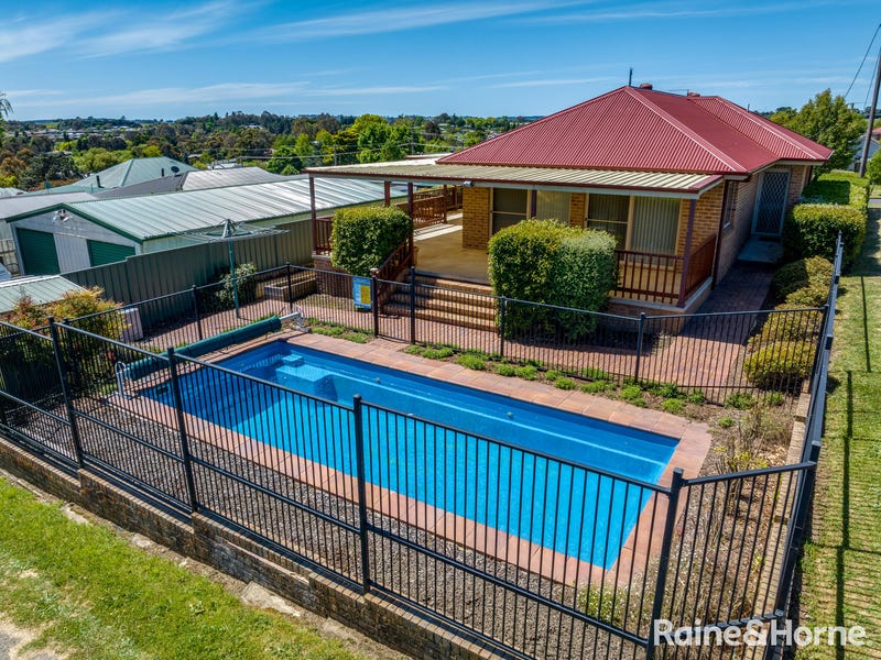 33 Wade Street, Crookwell, NSW 2583 - Property Details