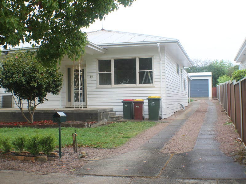 30 Bree Road, Hamilton, VIC 3300 - realestate.com.au