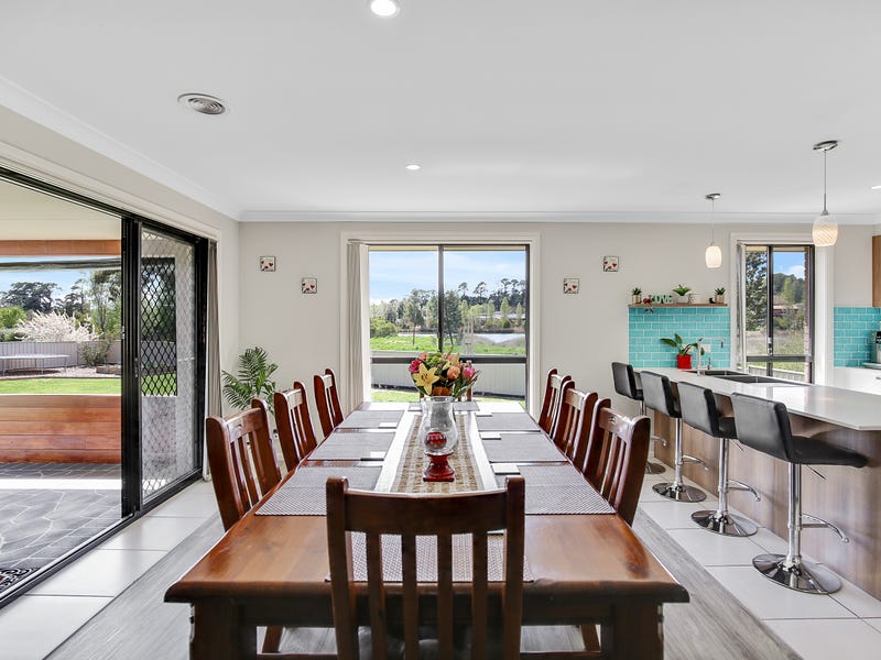 6 BURROWS COURT, Orange, NSW 2800 - Property Details