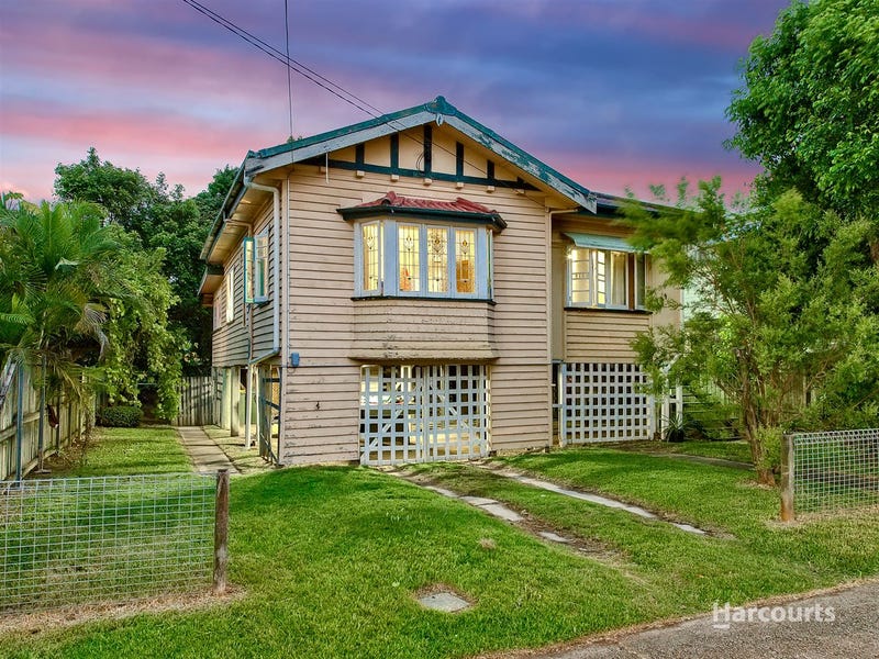 11 FIFTH AVENUE, Sandgate, Qld 4017 - Property Details