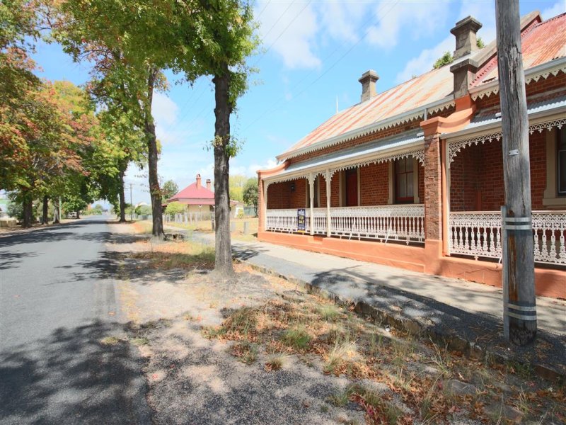 130 Logan Street, Tenterfield, NSW 2372 - realestate.com.au