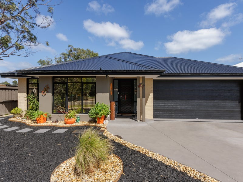 8 Sweet Bursaria Place, Cowes, VIC 3922 - realestate.com.au