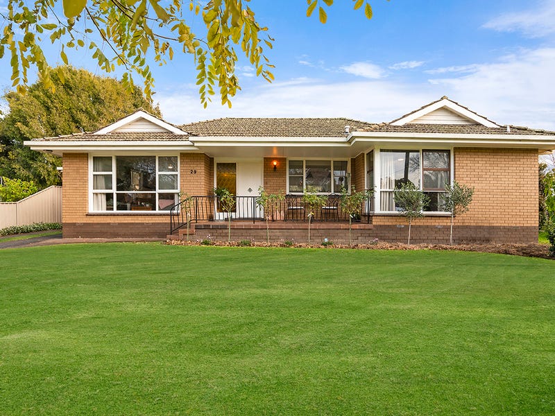 29 Alexandra Parade, Hamilton, Vic 3300 - Property Details