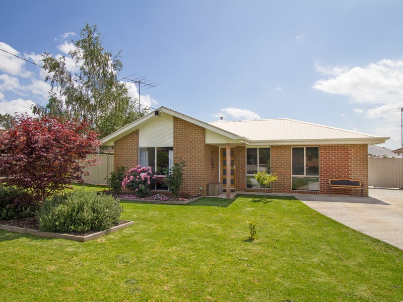 11 Cross Street, Trafalgar, VIC 3824 - realestate.com.au