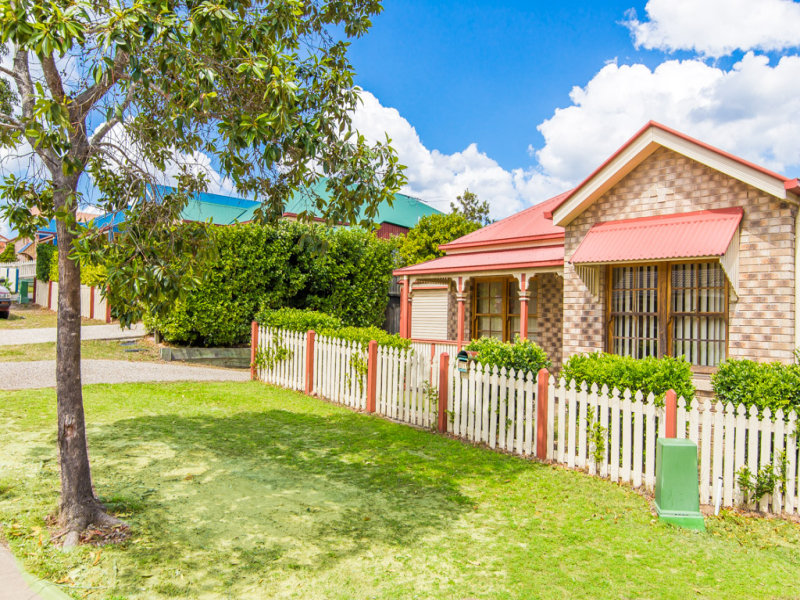 61 Karamea Av, Springfield, Qld 4300 - Property Details