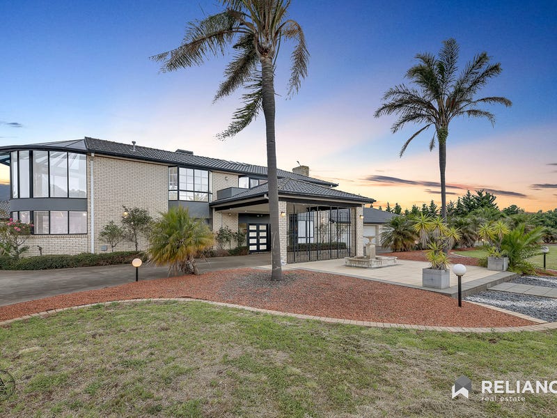 13 Springbank Way, Brookfield, VIC 3338 - realestate.com.au