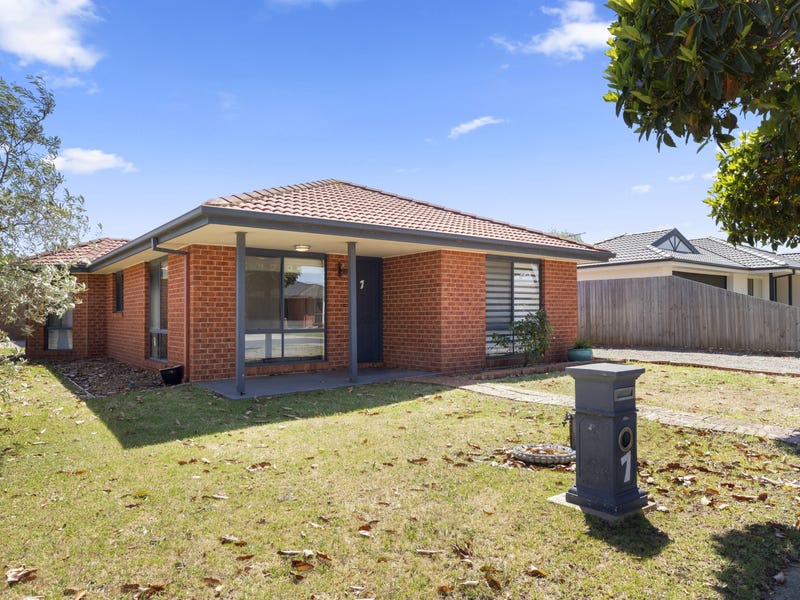 7 Robin Hill Drive, Mornington, Vic 3931 - Property Details