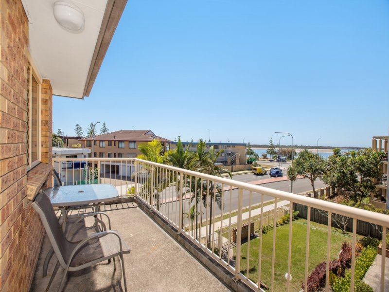 9/10 Brisbane Road, Labrador, QLD 4215 - realestate.com.au