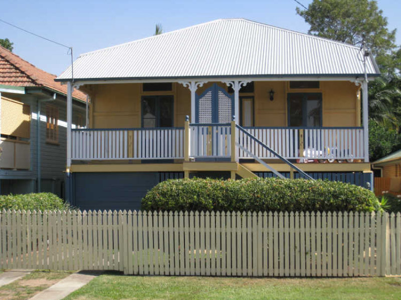 7 Barton Street, Sandgate, Qld 4017 - Property Details