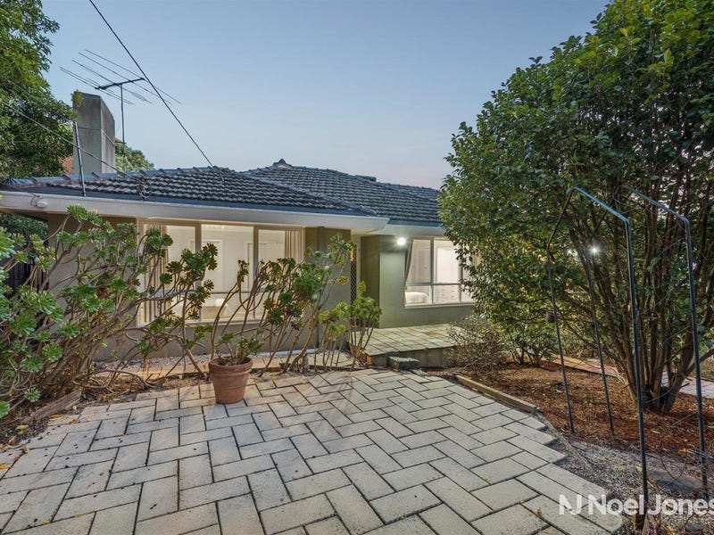 4 Nelson Road, Croydon, Vic 3136 - Property Details