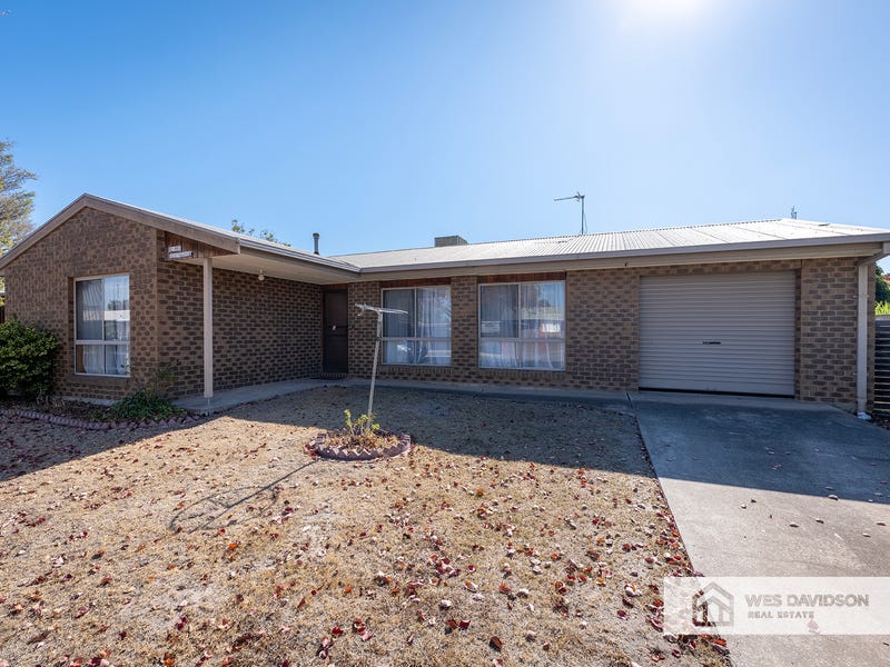 2/4 Mintern Crescent, Horsham, Vic 3400 - Property Details