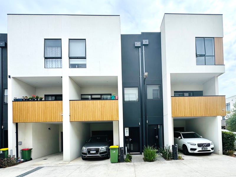 33 Luella Lane, Pakenham, Vic 3810 - Property Details