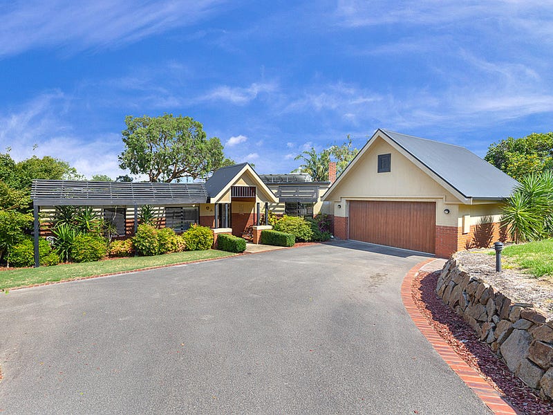 4 Parattah Court, Rosebud, Vic 3939 - Property Details